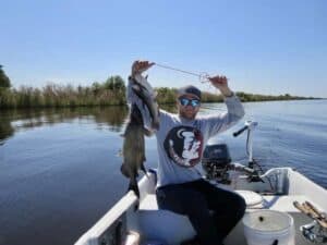 How To Use A Fish Stringer (Easy Explanation W/Tips) • Panfish Nation